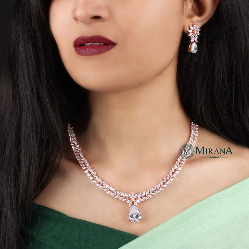 Diana V Line Necklace Set